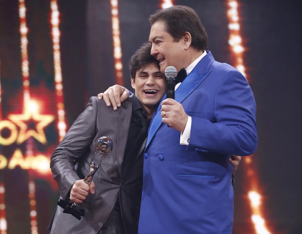 Troféu Melhores do Ano: Paraibano Lucas Veloso leva troféu de Melhor ...