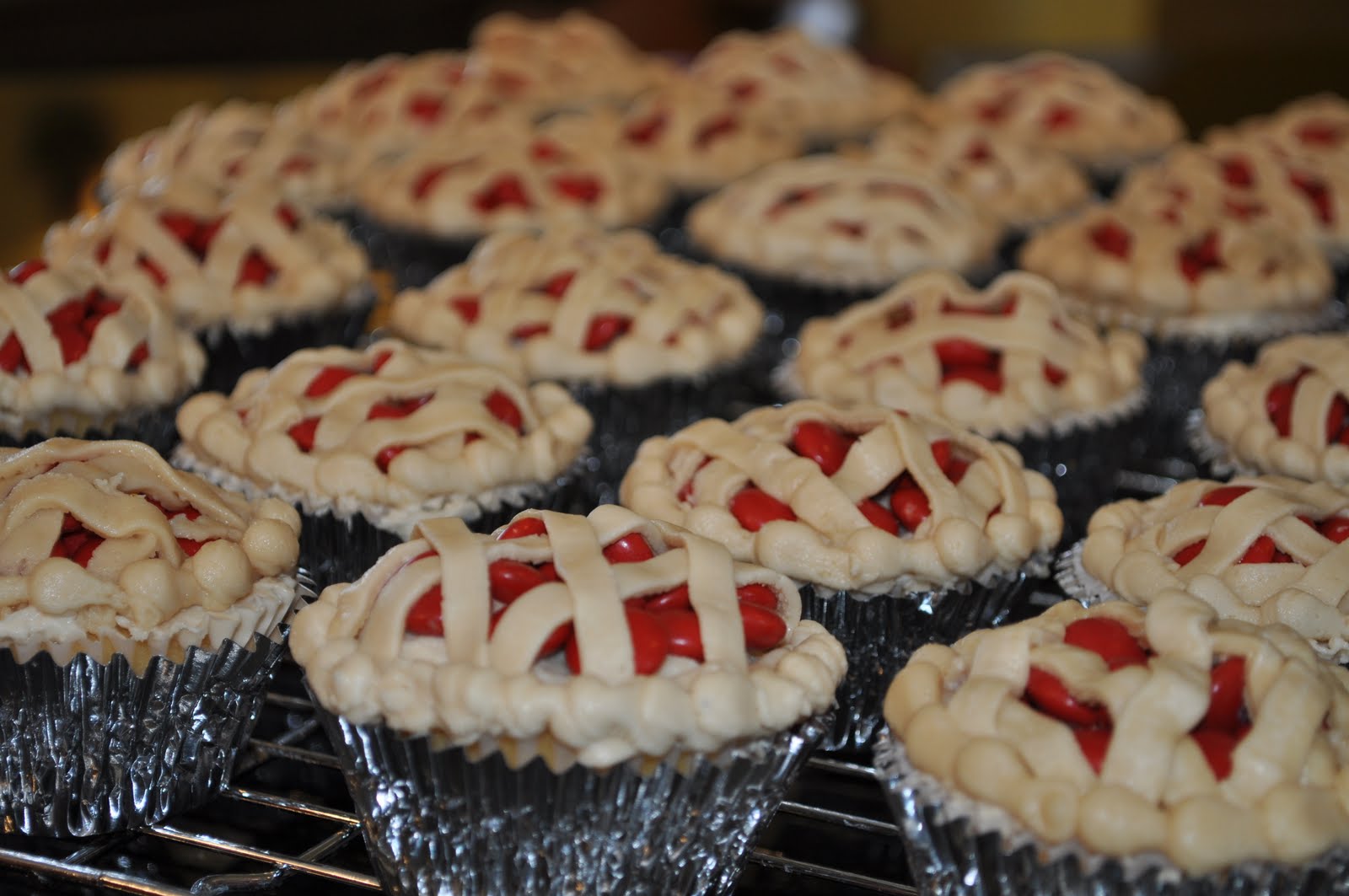 Gracie Cakes: Cherry Pie Cupcakes