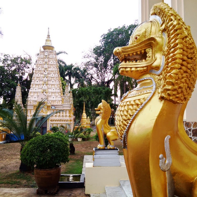 Temples In Thailand: Rayong - Wat Saranat - Mae Chee Boonruen