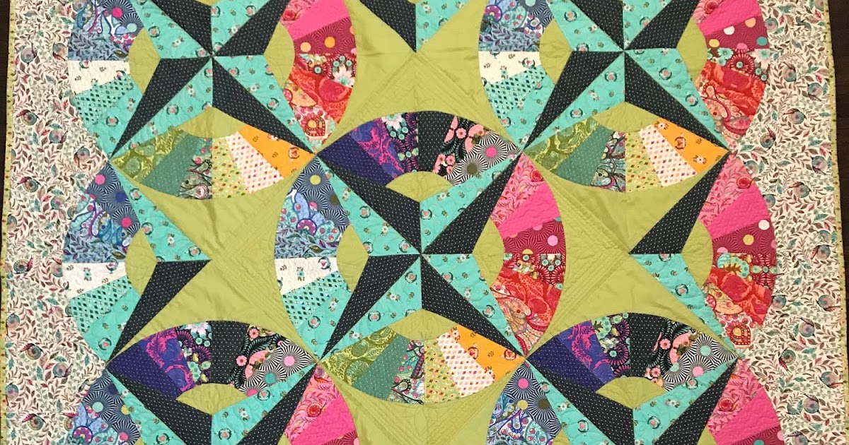 Vikki Quilts: Fandango Quilt - finish #017