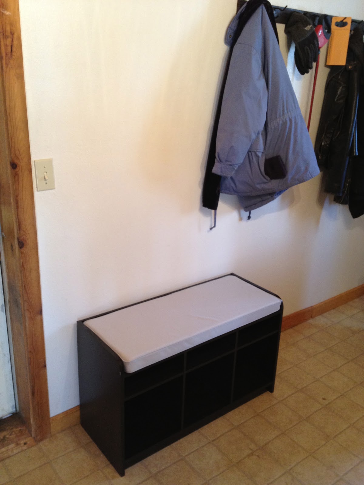 650 square feet: Dad's Arctic Entryway Before & After