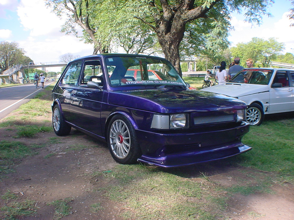 Via 21 Super Cars : Fiat 147 Versos Lamborghini