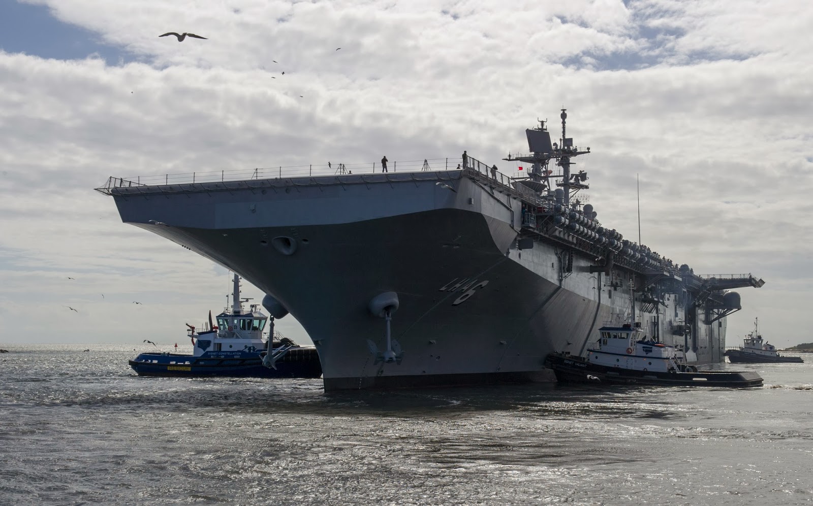 Coronel Von Rohaut: LHA-6 "USS America"
