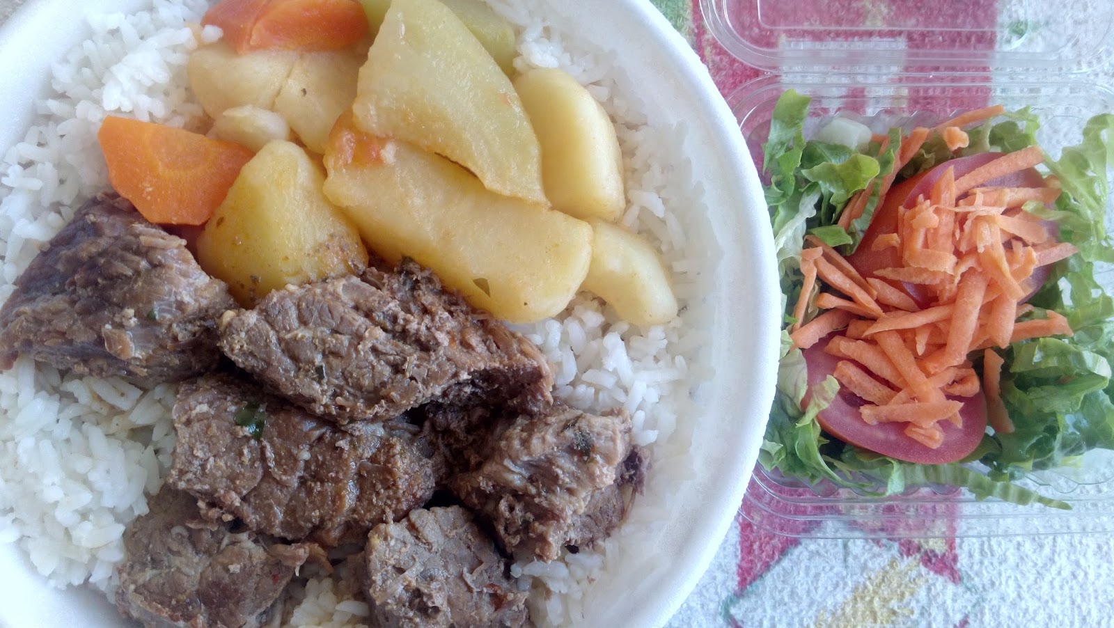 Um prato muito simples no visual, mas que guarda ótimos sabores em ...