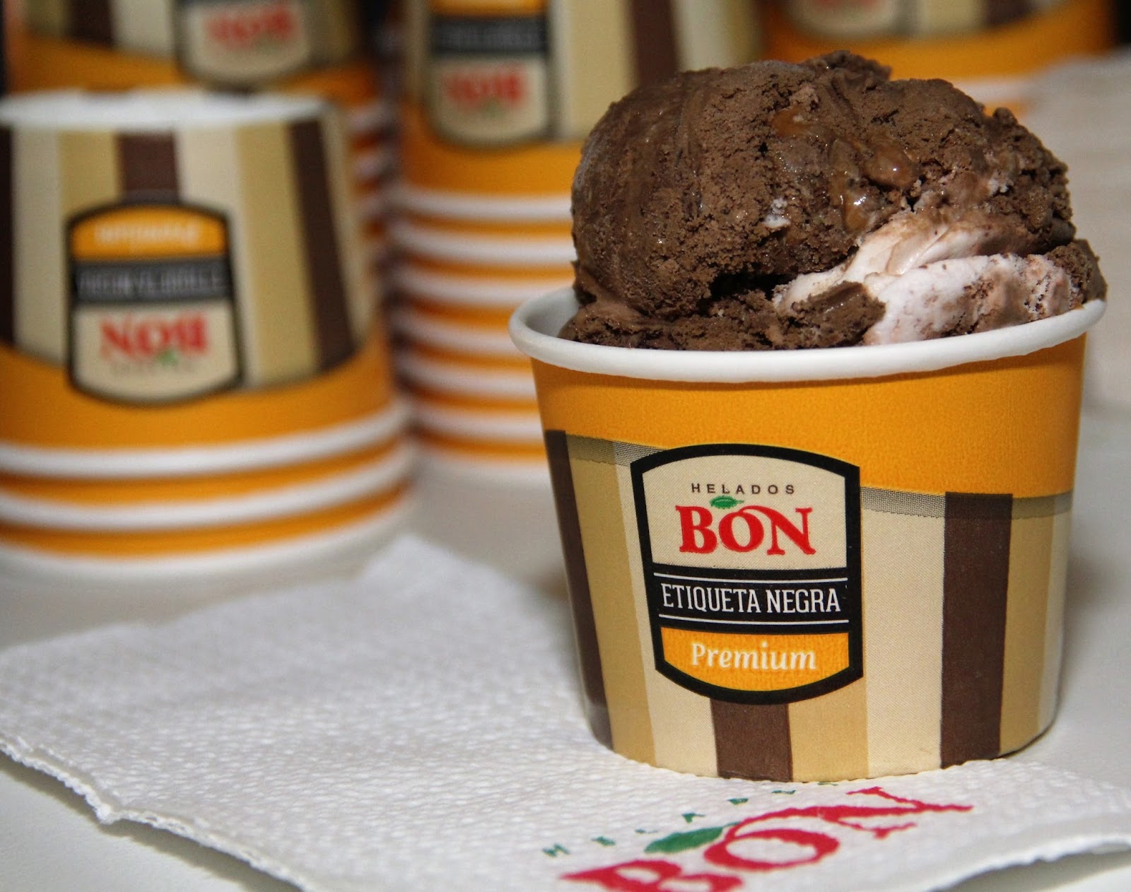 LA VERDAD INFORMATIVA: Helados Bon da la bienvenida en Santiago a la ...