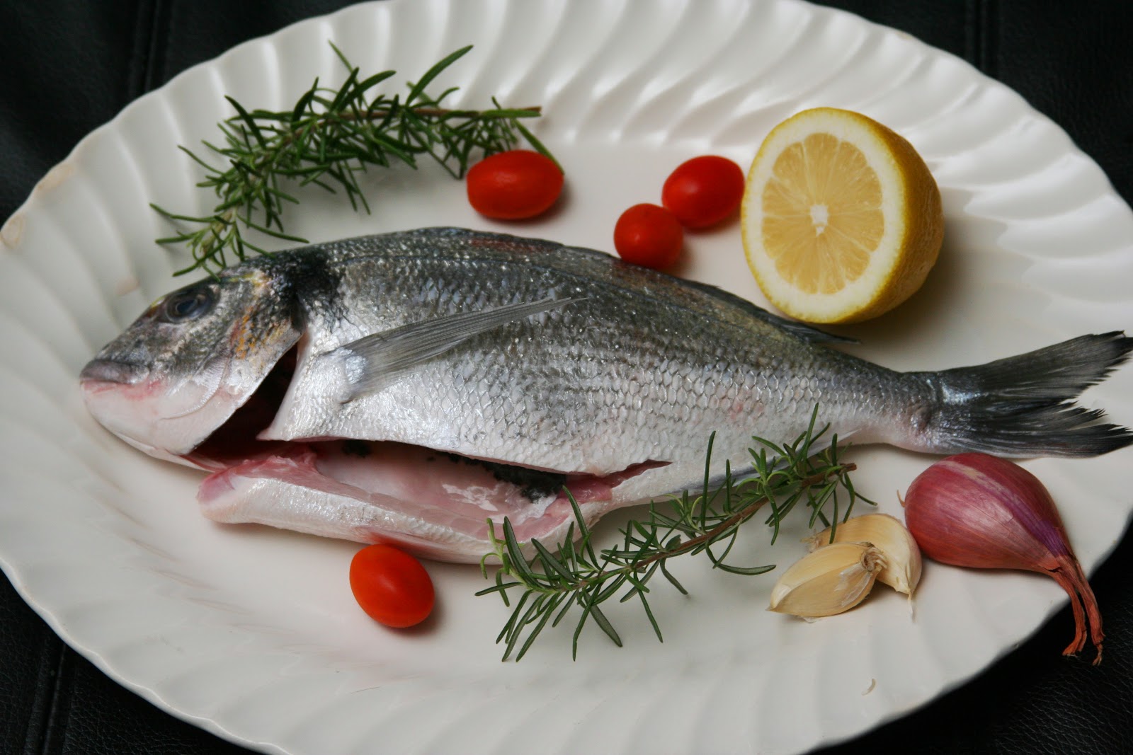 The CEO Culinary Artist Tanzanian Executive chef Issa Kapande: MUDA SI MREFU NITAWEKA MAFUMNZO ...