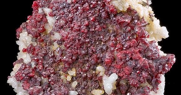 Cinnabar crystals with a Quartz framing | Geology In