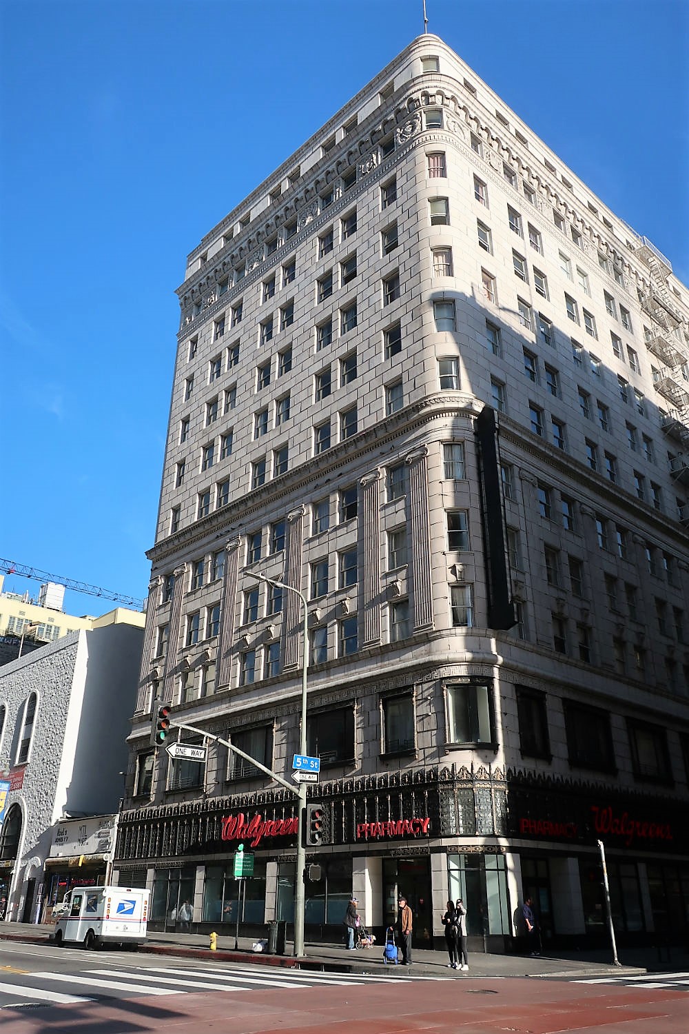 Los Angeles Theatres: American Theatre