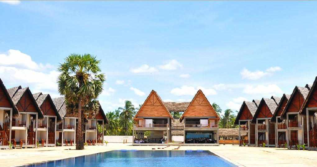 Asian Paradise Sri Lanka : PASIKUDA BEACH - Sun Sea & Sand