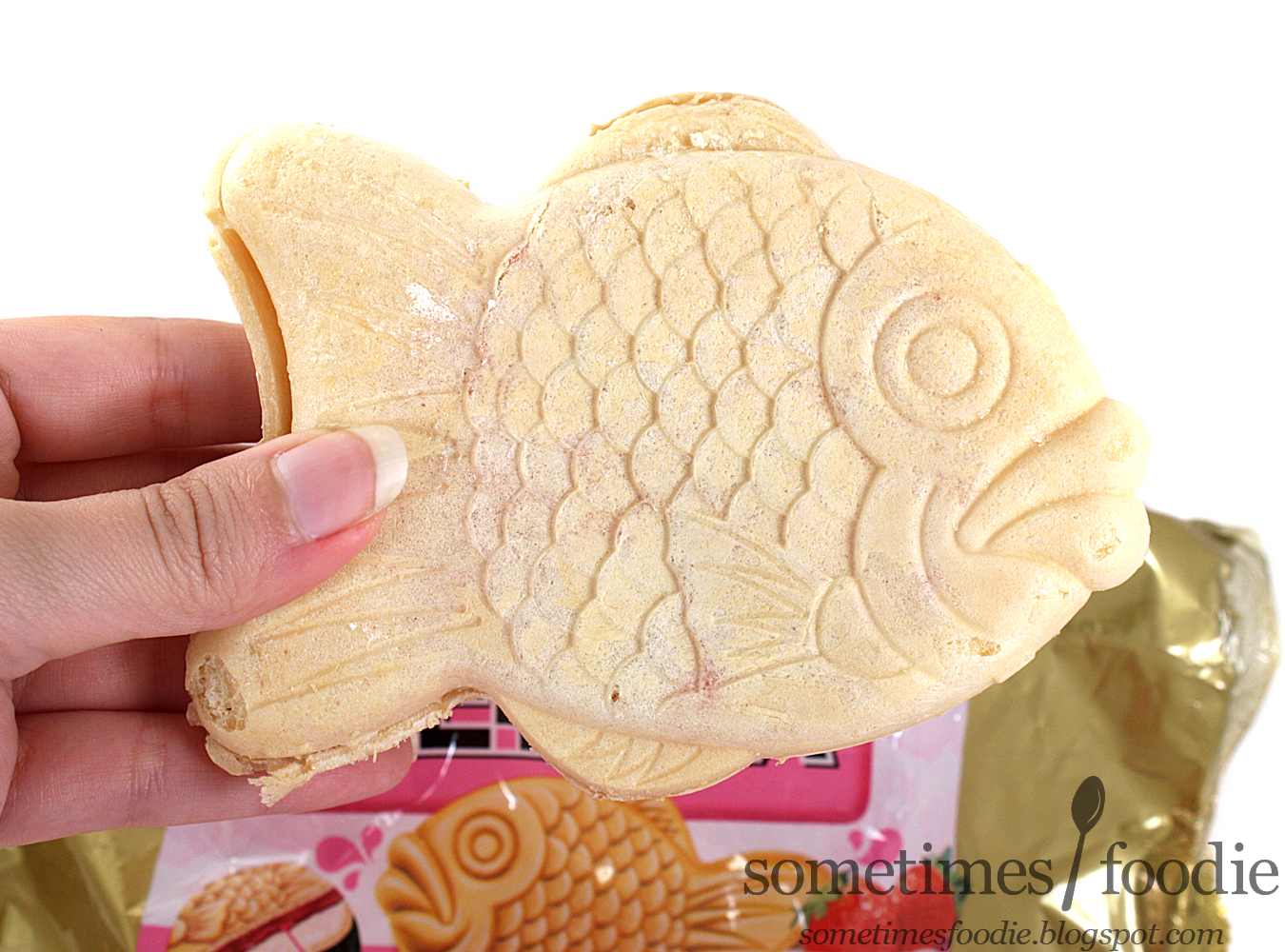 Sometimes Foodie: Melona Vanilla Ice Cream with Strawberry Syrup - H ...