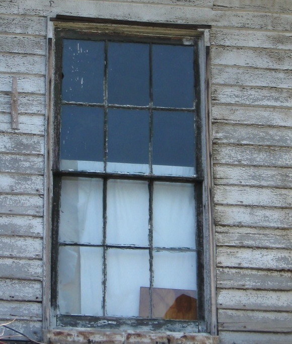 FOLKWAYS NOTEBOOK: OLD VERNACULAR WINDOWS