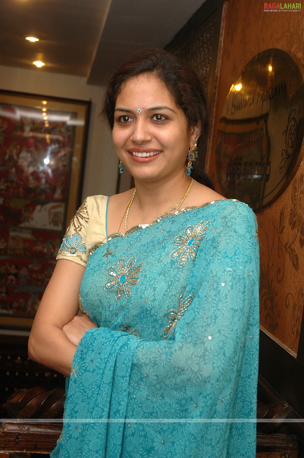 heroine walls: singer sunitha hot