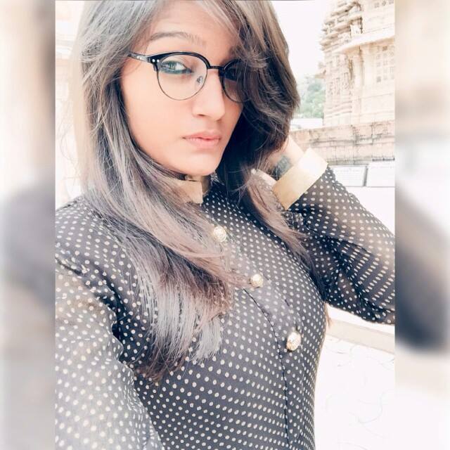 Kavisha Shah Wiki Biography and total films - Bhojpuri Filmi Duniya