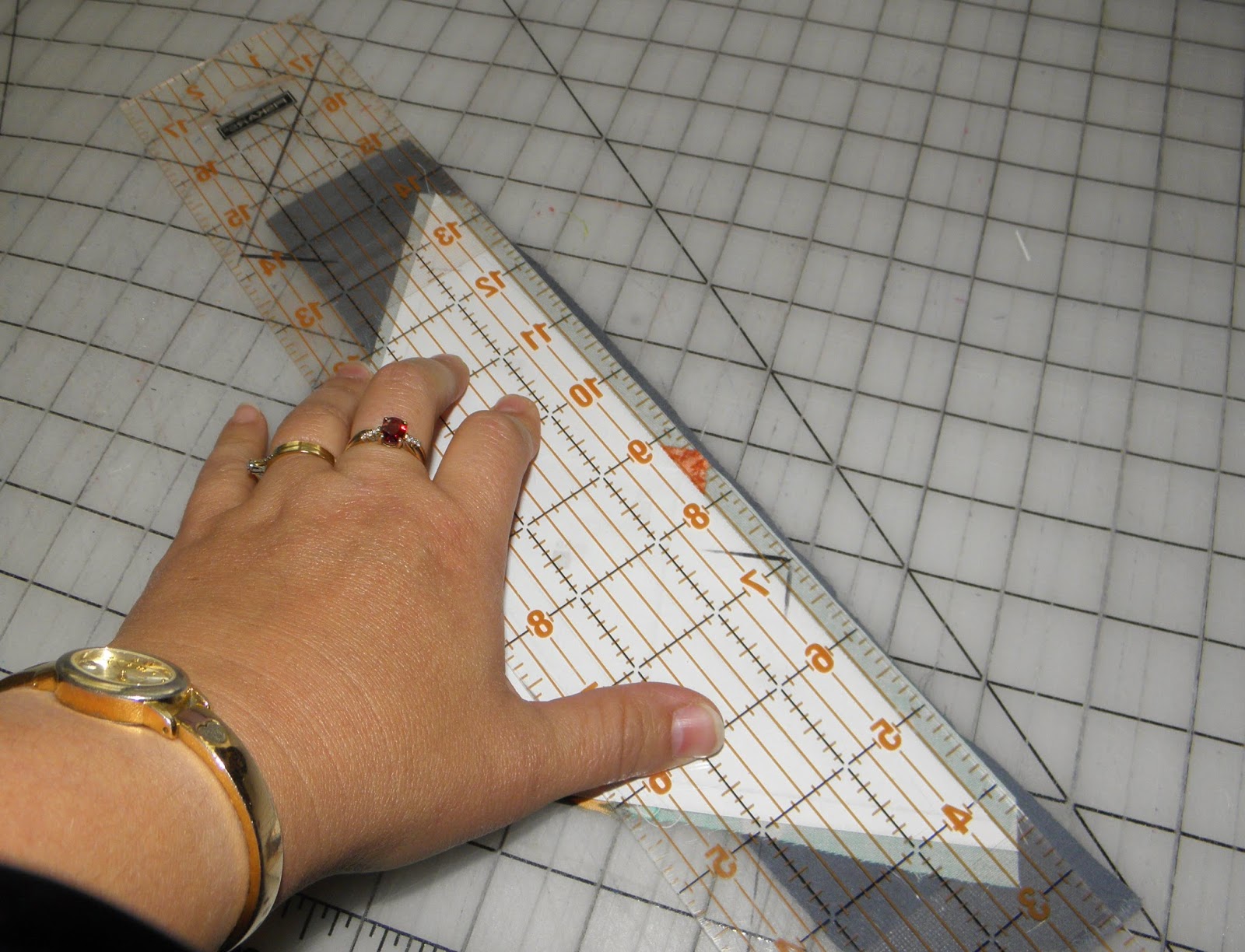 Adventurous Quilter: How to sew a foundation paper pieced block