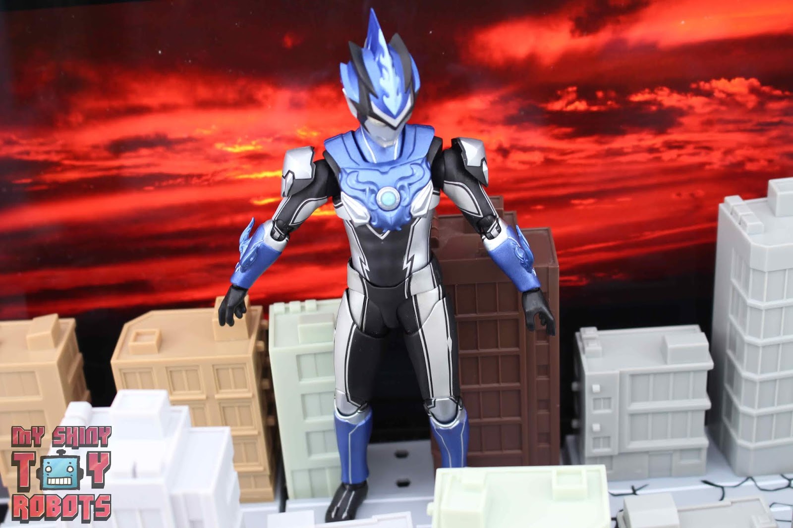 My Shiny Toy Robots: Toybox REVIEW: S.H. Figuarts Ultraman Blu Aqua