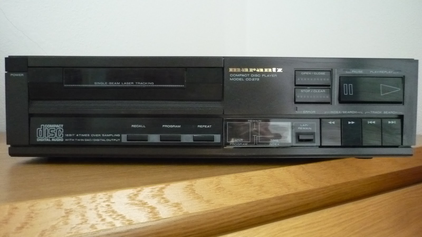 M i c r o C o s e: Recensione Compact Disc Player | Marantz CD273 (1988)