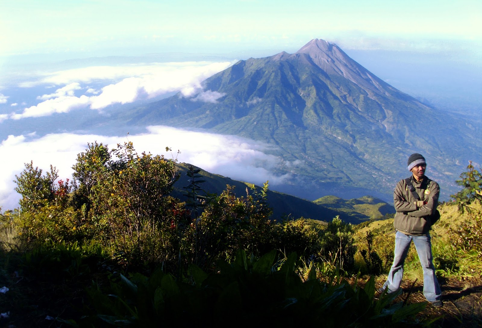 NEGERI ANGIN: BERATNYA MENGAPAI PUNCAK GUNUNG MERBABU