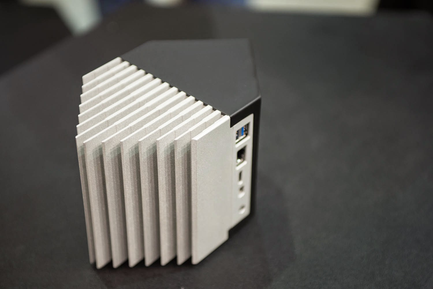 FanlessTech: Streacom's stylish NC3