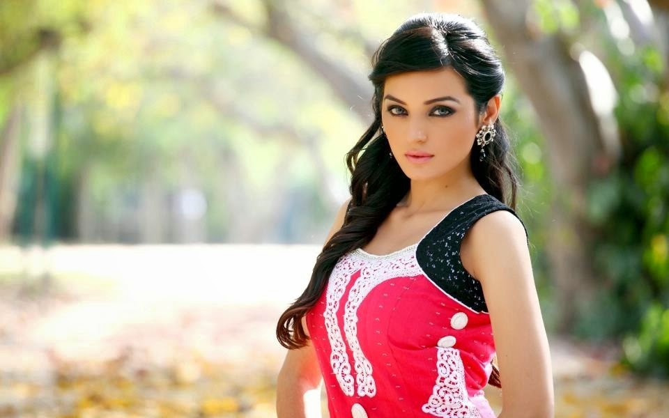 Pak Celebrity Gossip: Sadia Khan’s Biography