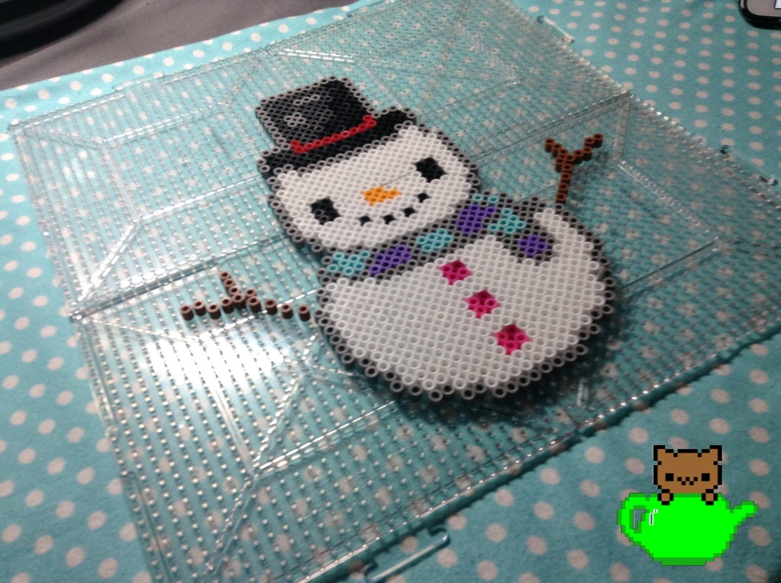 The 8bit Cafe! : Snowman (Kawaii) ~ Perler Bead (Stop Motion)