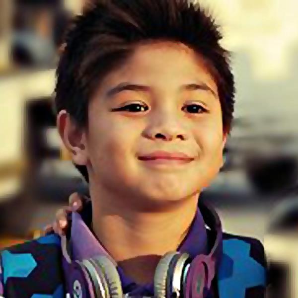 Juicy and Hottest Men : Juicy Versus : Harvey Bautista vs Bugoy Carino