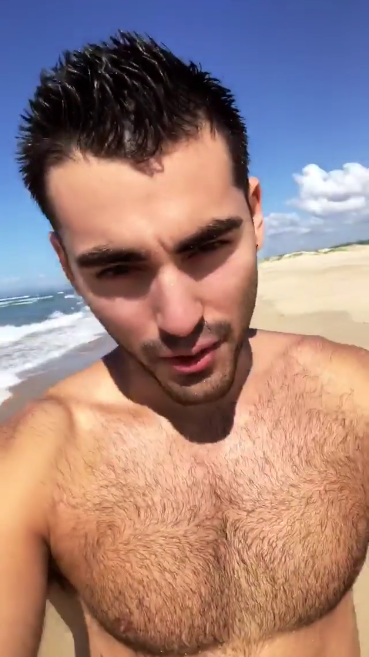 Alexis_Superfan's Shirtless Male Celebs: Blake Michael shirtless beach ...