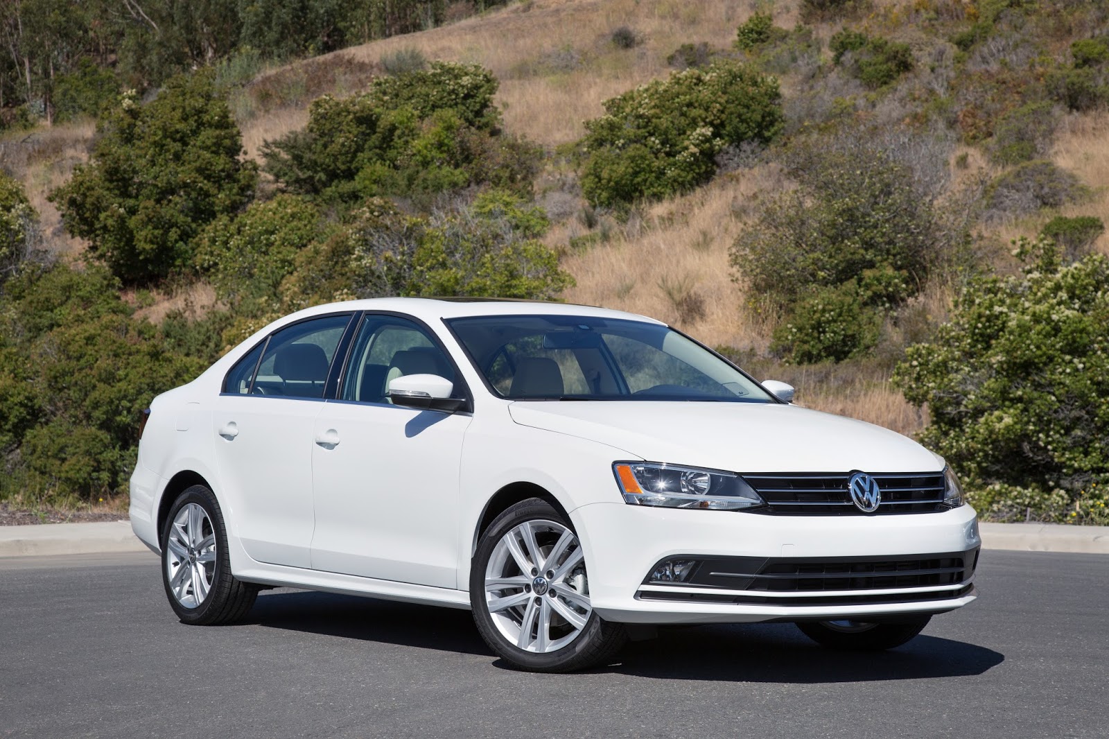 EmichVW Blog: Some 2016 Volkswagen Golf and Jetta Models Receive IIHS ...