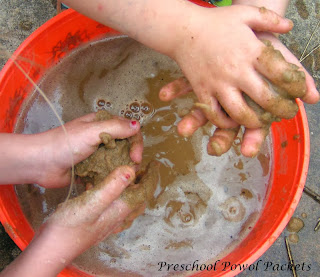 Q is for Quicksand Sensory Science Play | Preschool Powol Packets