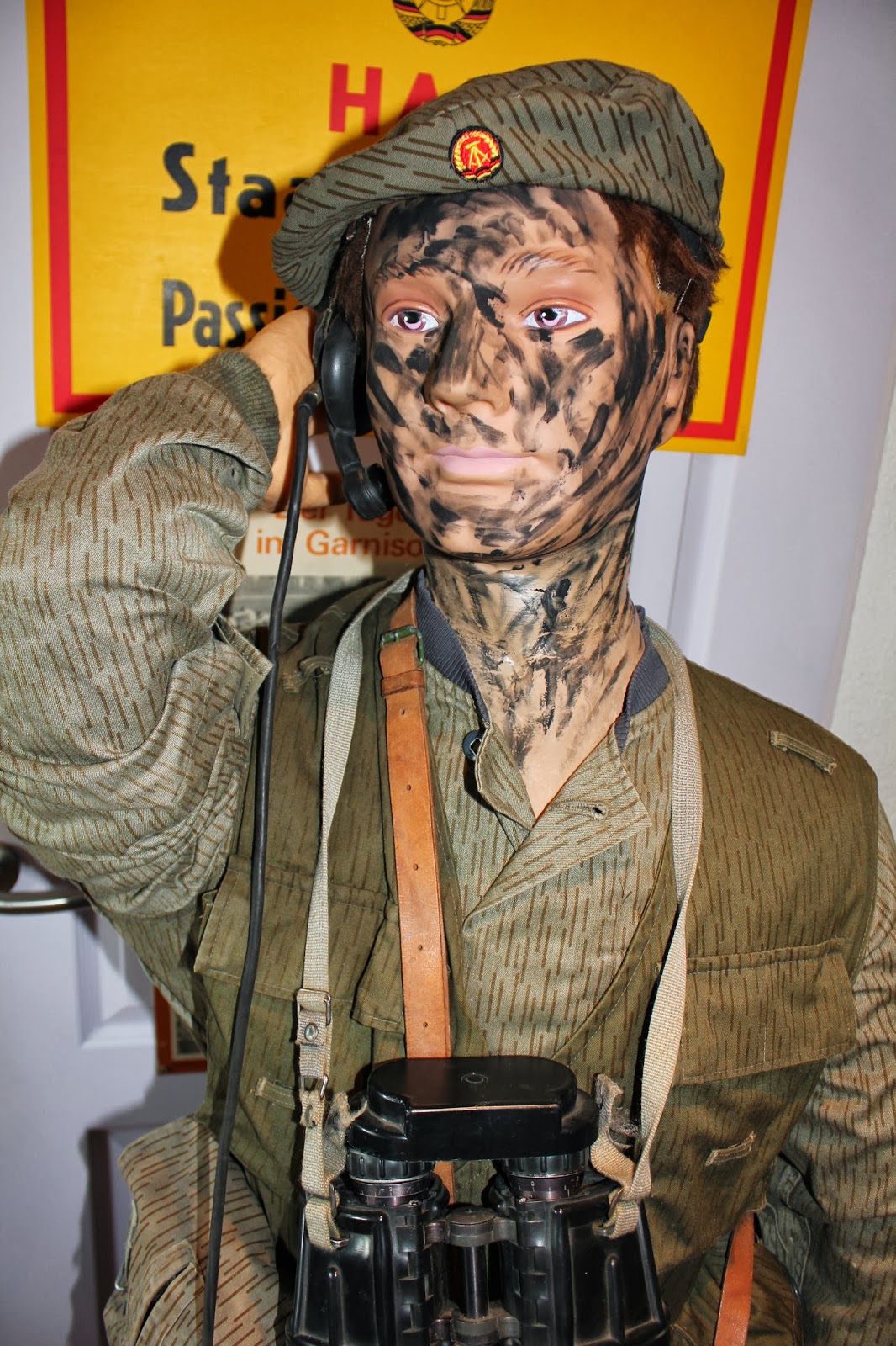 DDR Spezialeinheiten Felddienstuniformen und Ausrüstung: Februar 2014