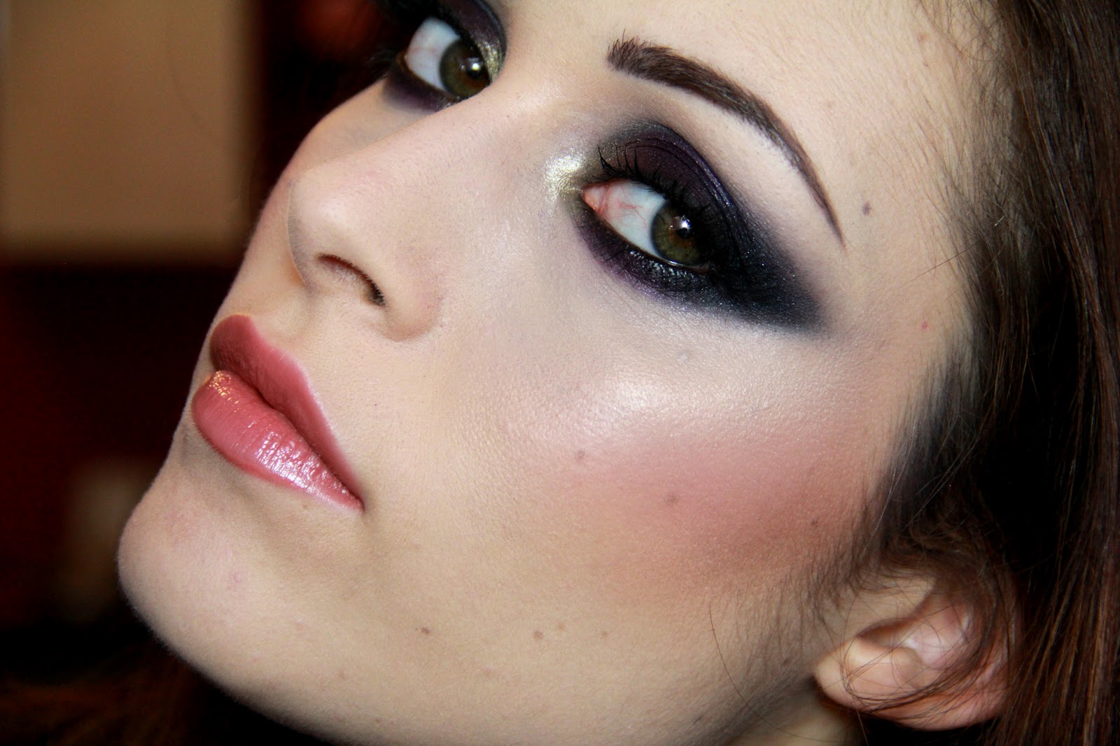 Cheryl's Pandemonium: Make Up Tutorial: Smoky Cat Eye
