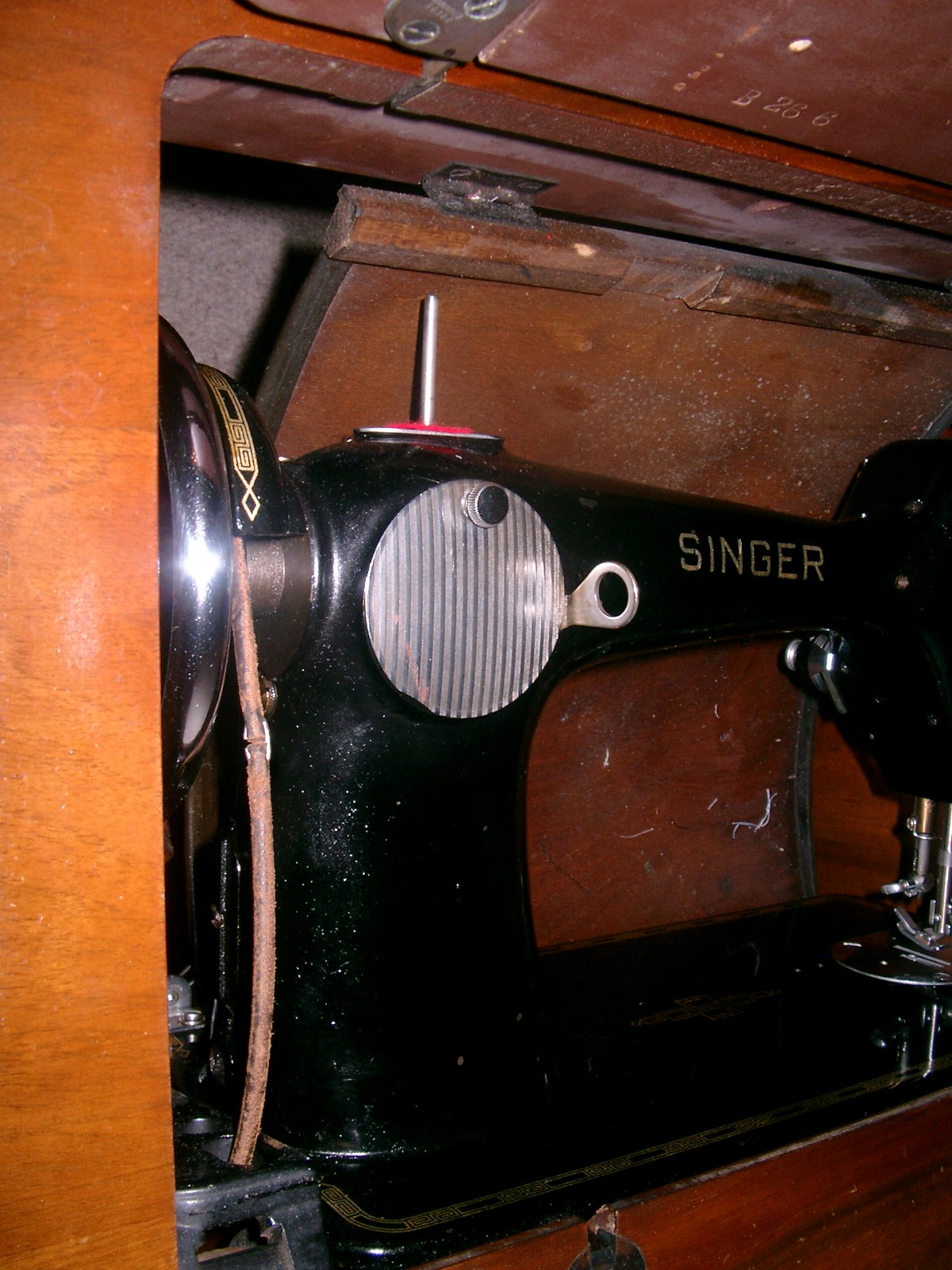 Oil and Thread: Meet the Singer 201K