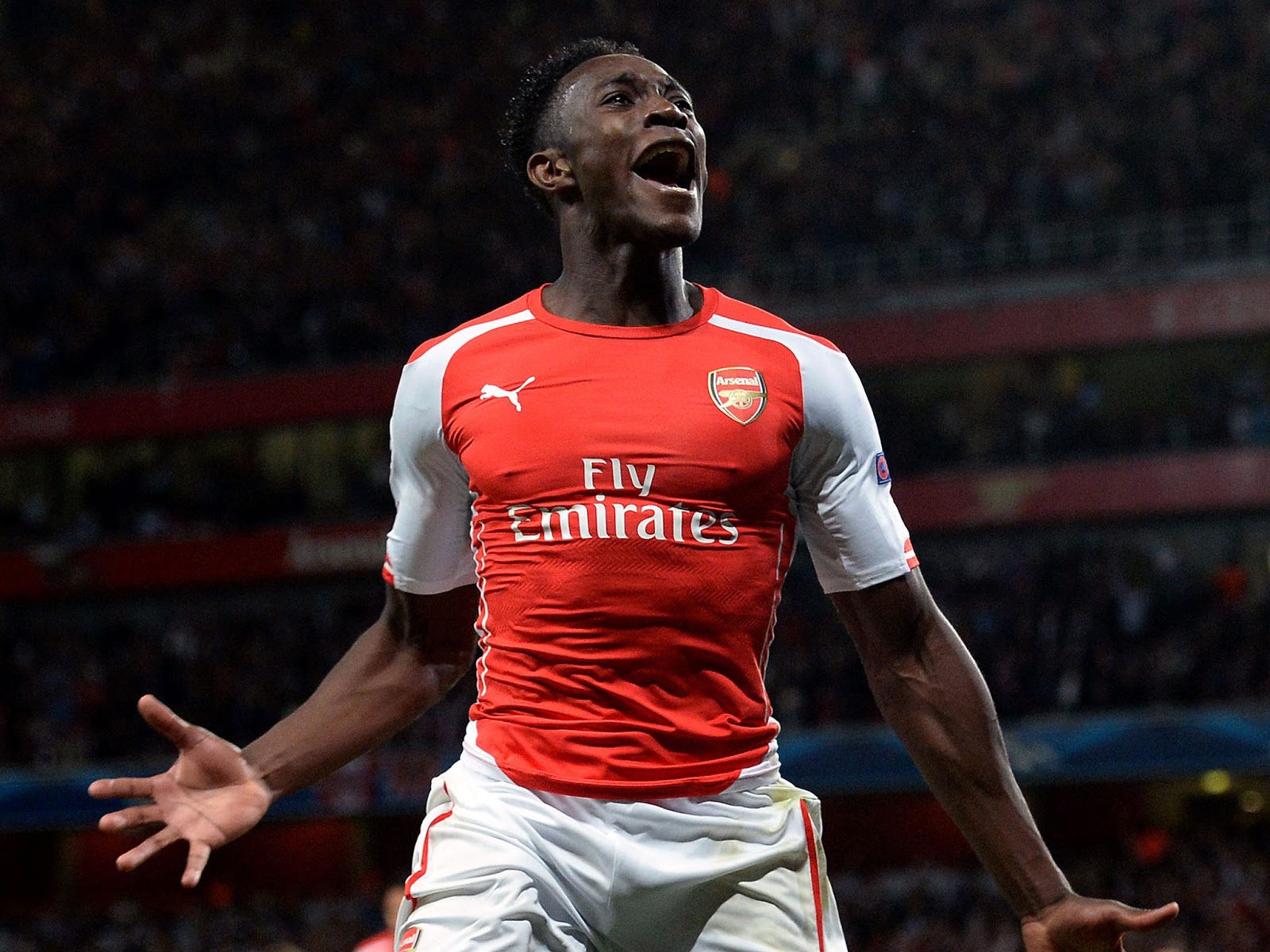 Welbeck's late header gives Arsenal valuable win against Leicester City ...