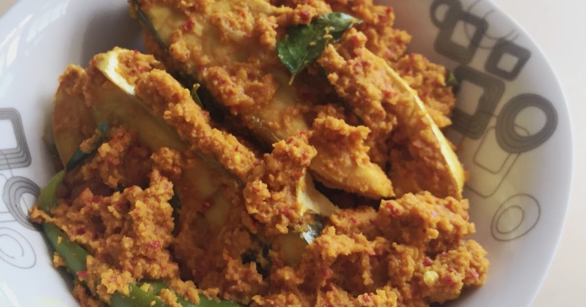 Adukalaii - My Kitchen : MEEN AVIAL / DRY FISH COCONUT CURRY