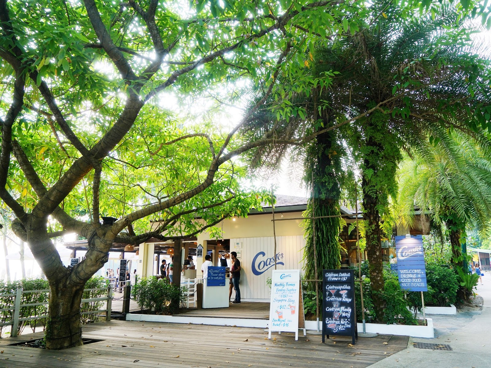 PinkyPiggu: Coastes @ Siloso Beach, Sentosa ~ Beachfront Dining Bar ...