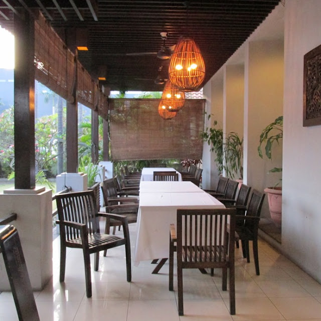 Menikmati makan malam di Resto Nine Surabaya | Dwi Puspita Lifestyle ...