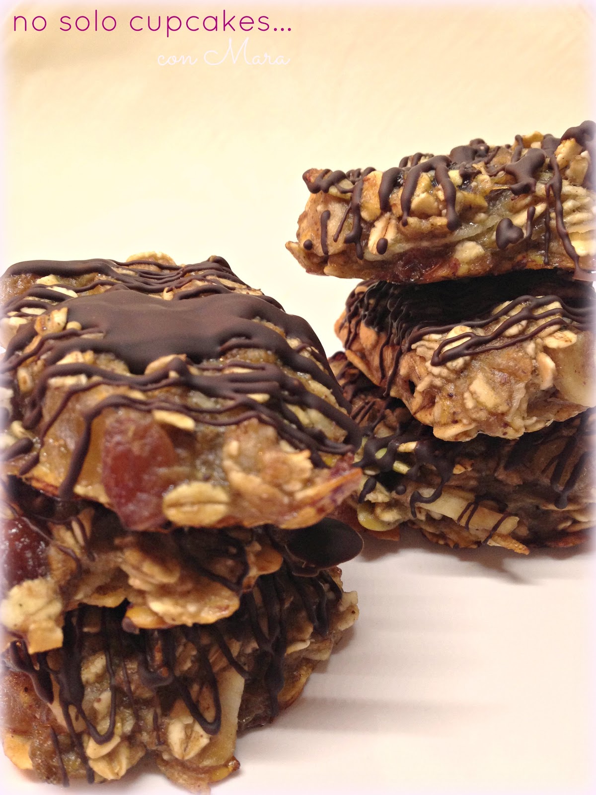 No solo cupcakes... con Mara : COOKIES CON DOS INGREDIENTES