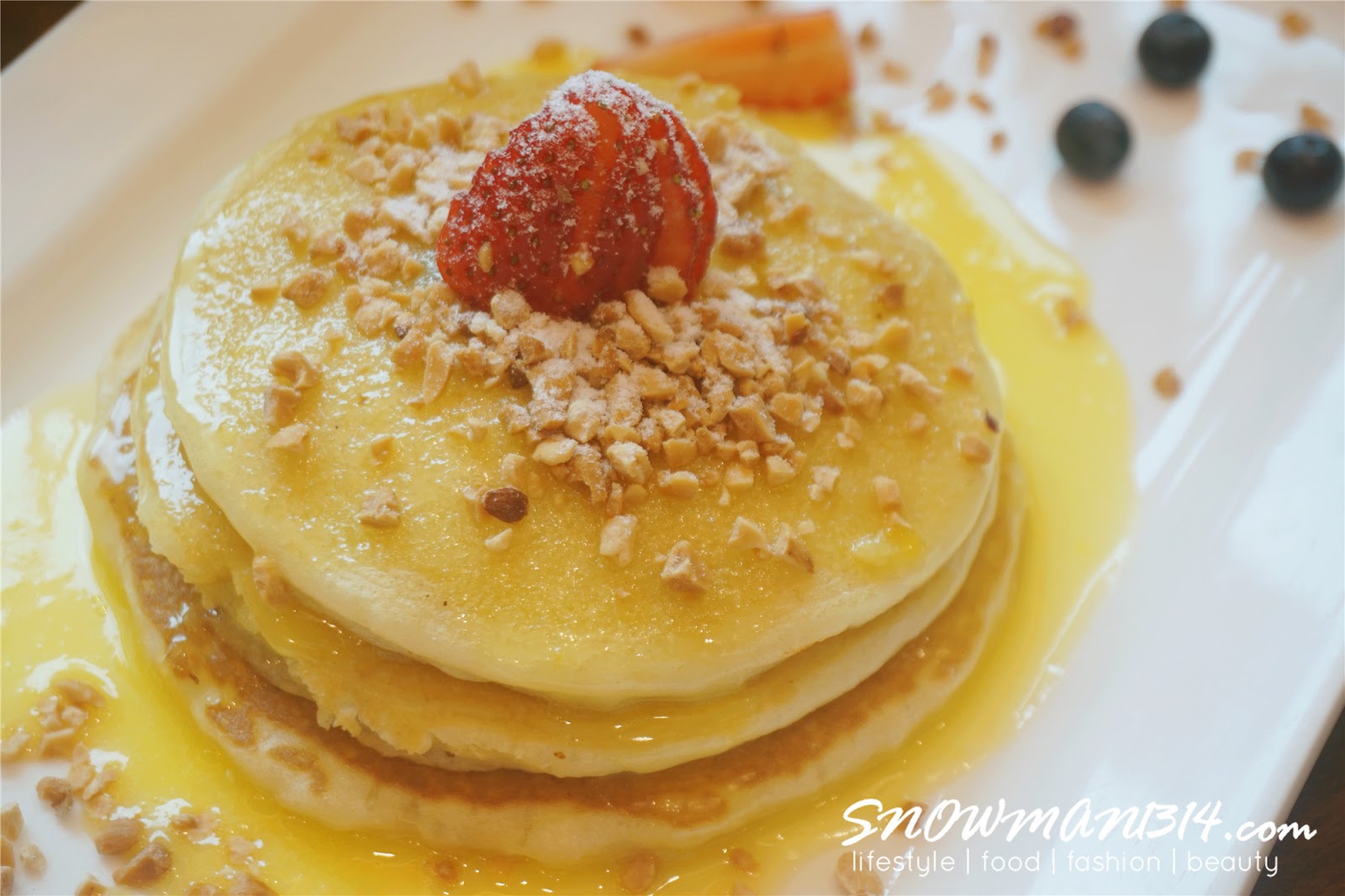 Customized Pancake at Slappy Cakes @ Sunway Pyramid | Snowman · Sharing