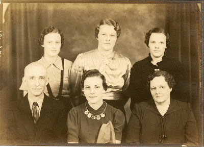 Old Stones Undeciphered: Wordless Wednesday: Family of Jesse C. Runyan