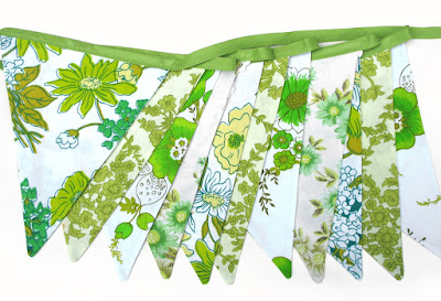 Merry-Go-Round Handmade: Vintage Buntings with lace - new floral styles ...