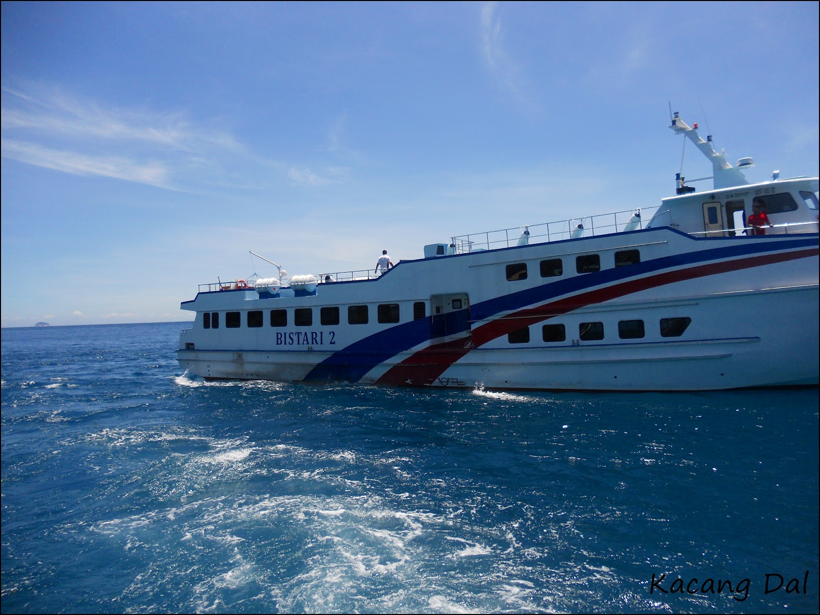 FERRY NOMBOR 1 DI PULAU TIOMAN - Kacang Dal