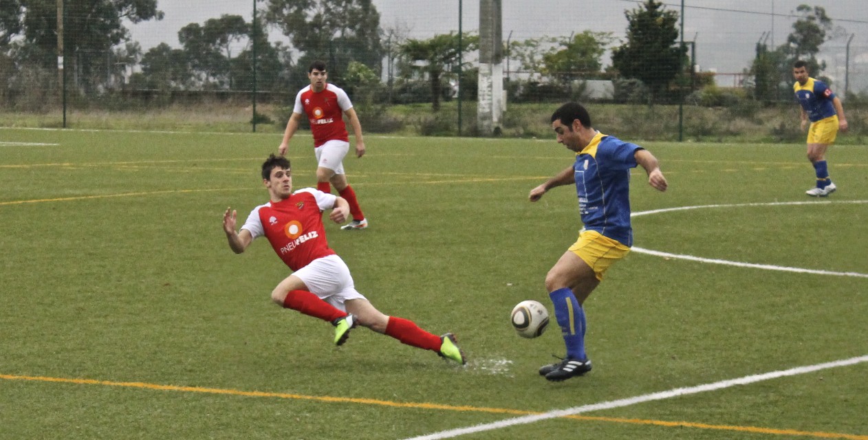Grupo Desportivo e Recreativo de Trandeiras: GDRT 2 x Arsenal C. Devesa 3