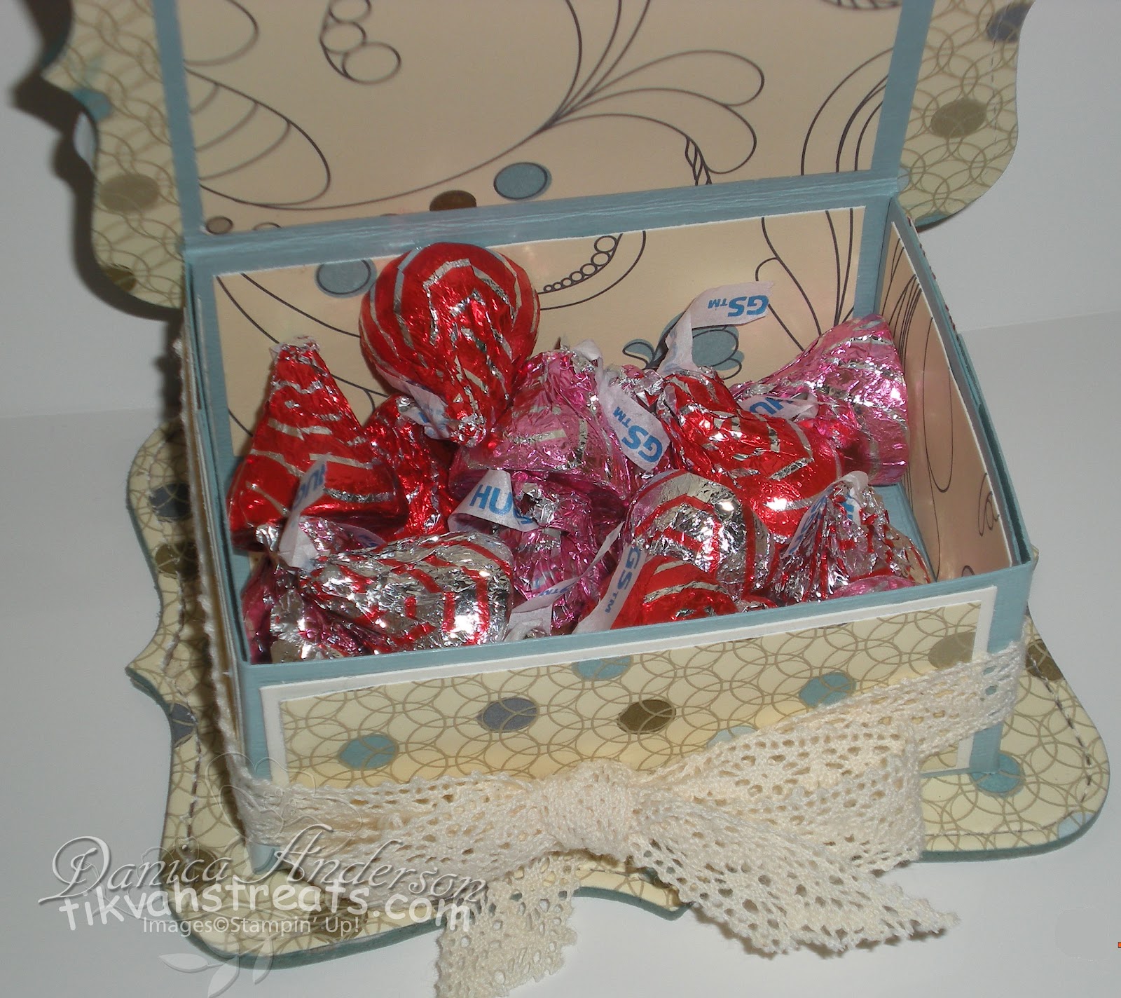 Tikvah's Treats: Butterfly Top Note Box