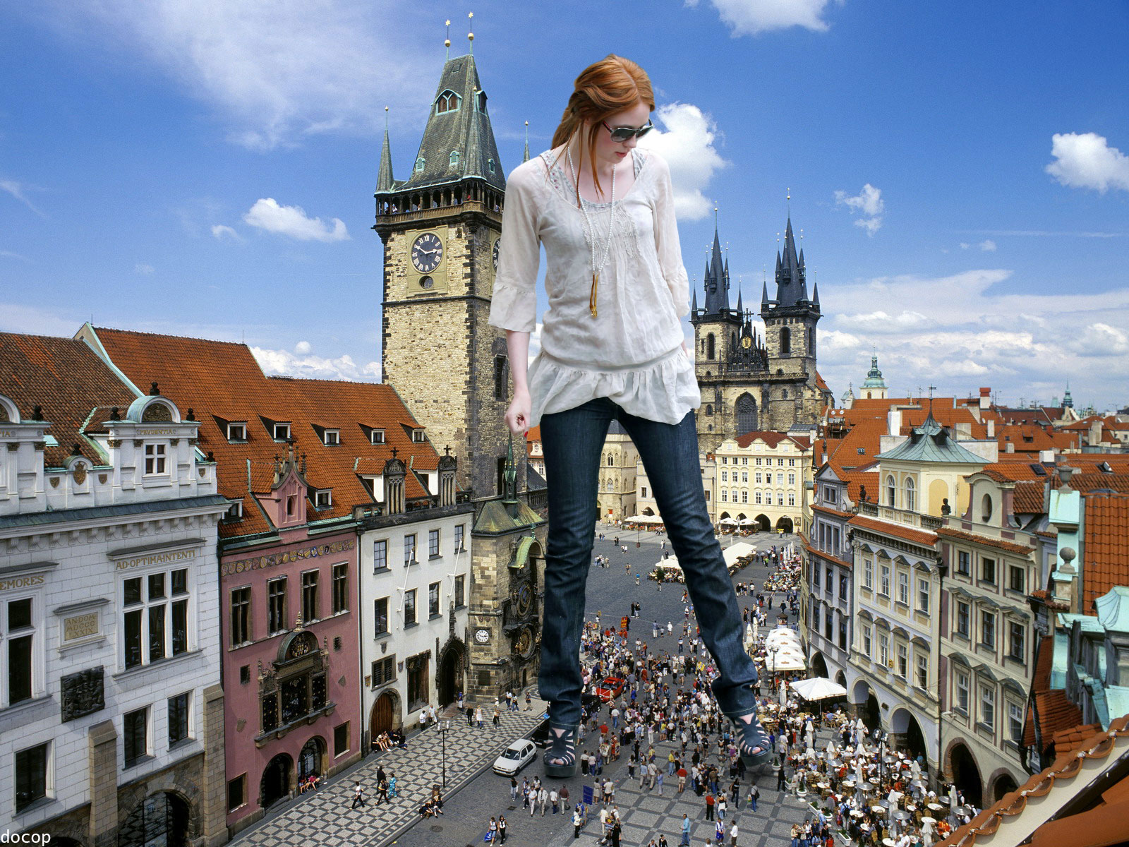 docop's size blog: Giantess Karen Gillan in Town