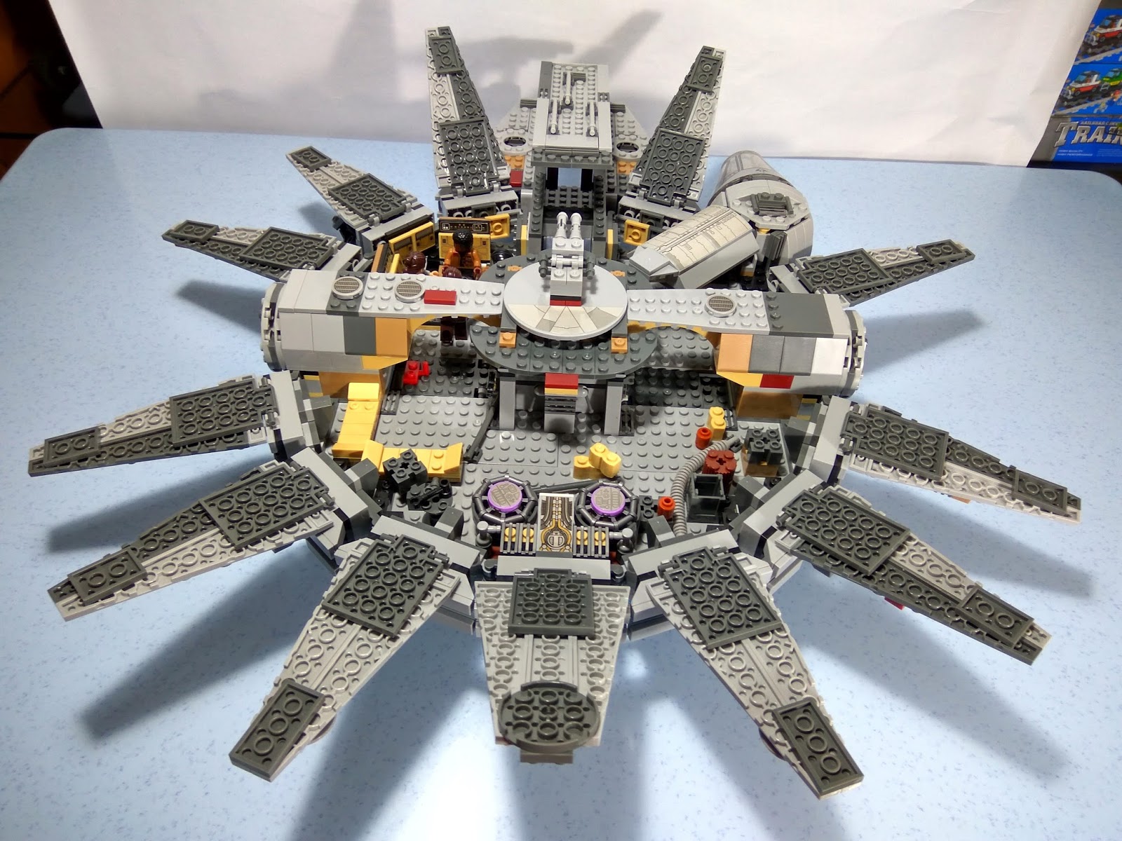 .: Monkeys Can Game :.: LELE 79211 STAR WART MILLENNIUM FALCON Review