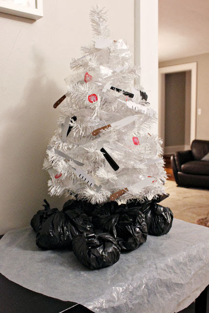 A Killer Christmas Tree - Danks and Honey