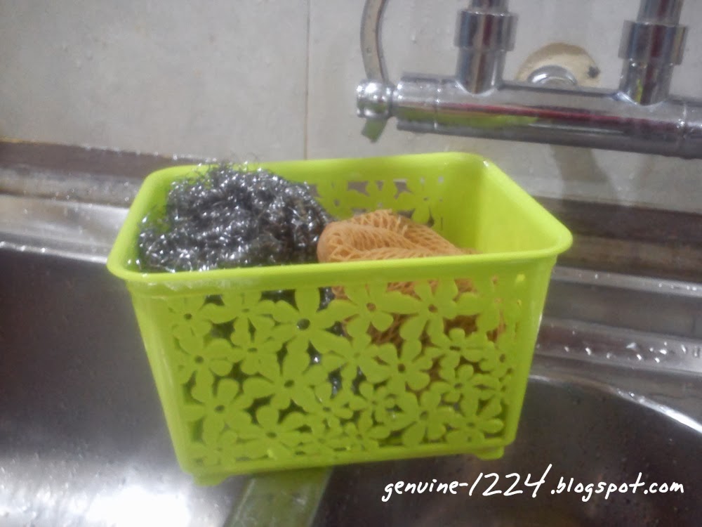 aku dan sesuatu....: Bekas di sinki dapur