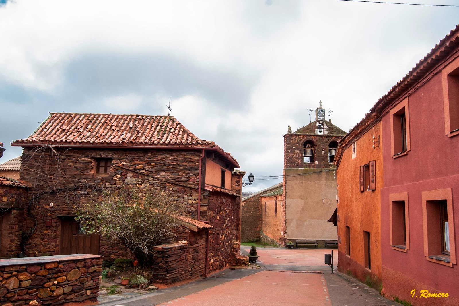 Relatos de una cámara.: Pueblos rojos de Riaza.