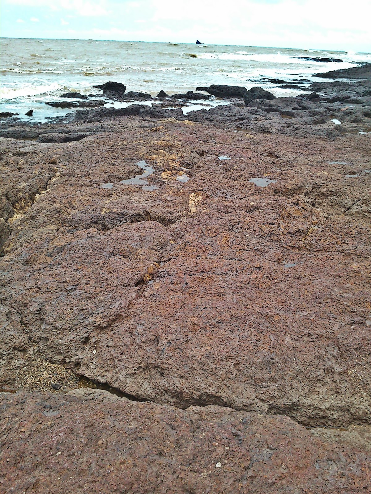 NIfISH tRAVELOGUES: Redi Beach (Sindhudurg)