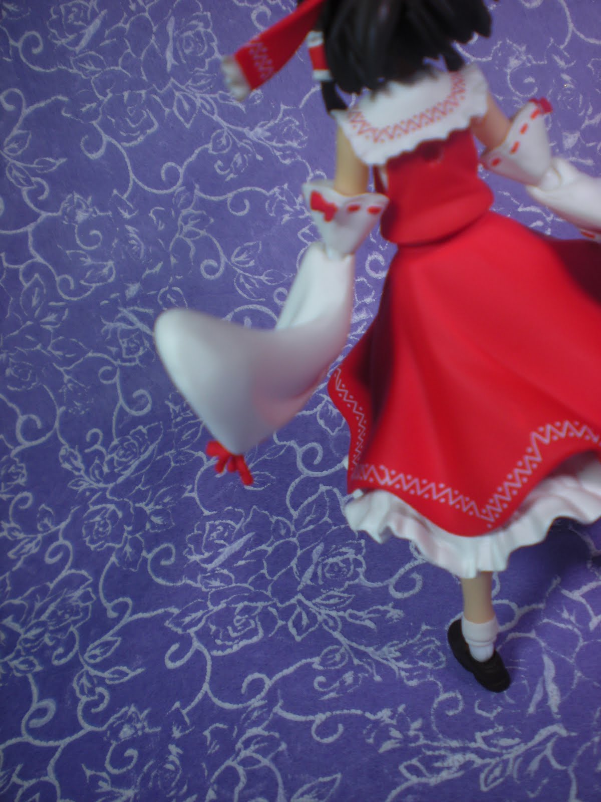Review: [Max Factory] Figma #55 Reimu Hakurei | Night's Corner