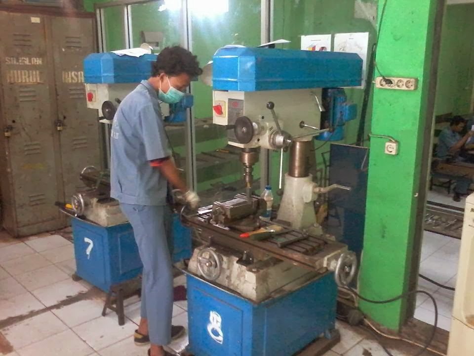 Teknik Pemesinan: Praktek Teknik Pemesinan